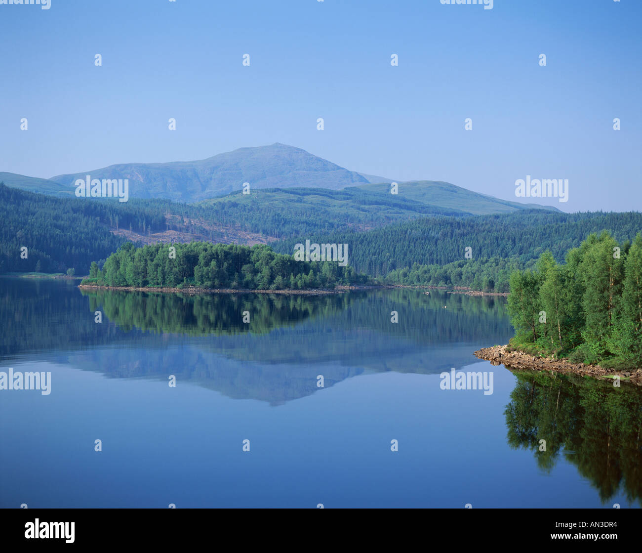 Loch Garry / Hills & Lake, Highlands, Scotland Stock Photo - Alamy