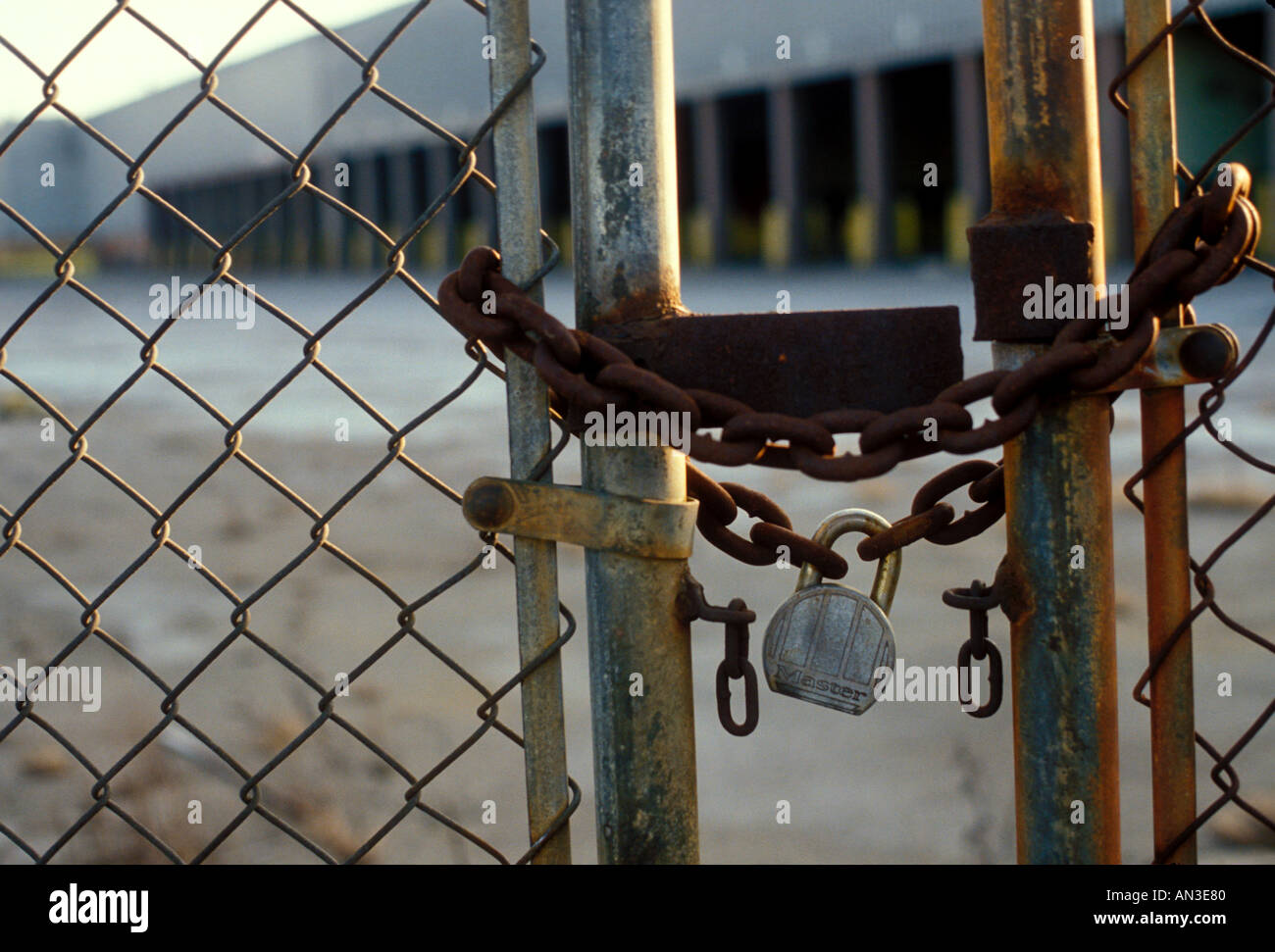 Gm factory gate hi-res stock photography and images - Alamy