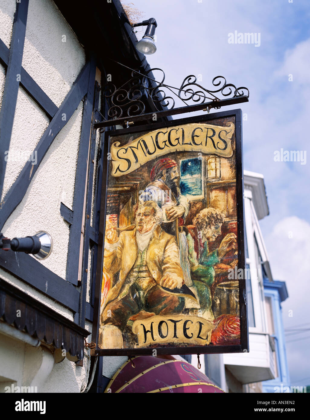 Smugglers pub sign hi-res stock photography and images - Alamy