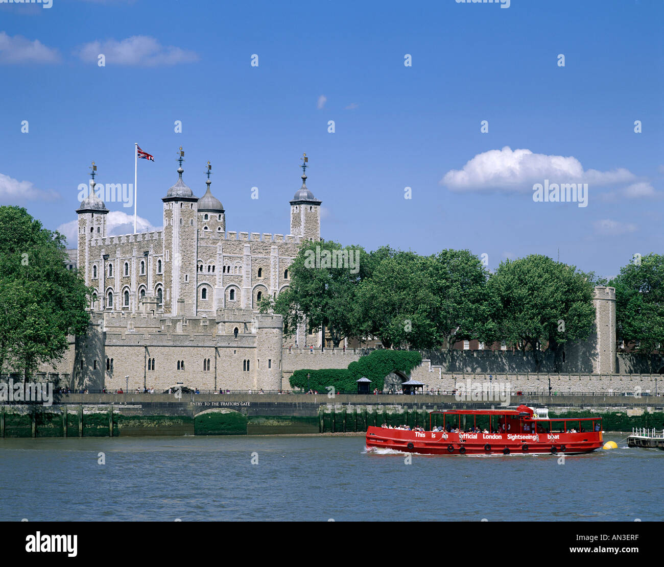 London by the thames hi-res stock photography and images - Alamy