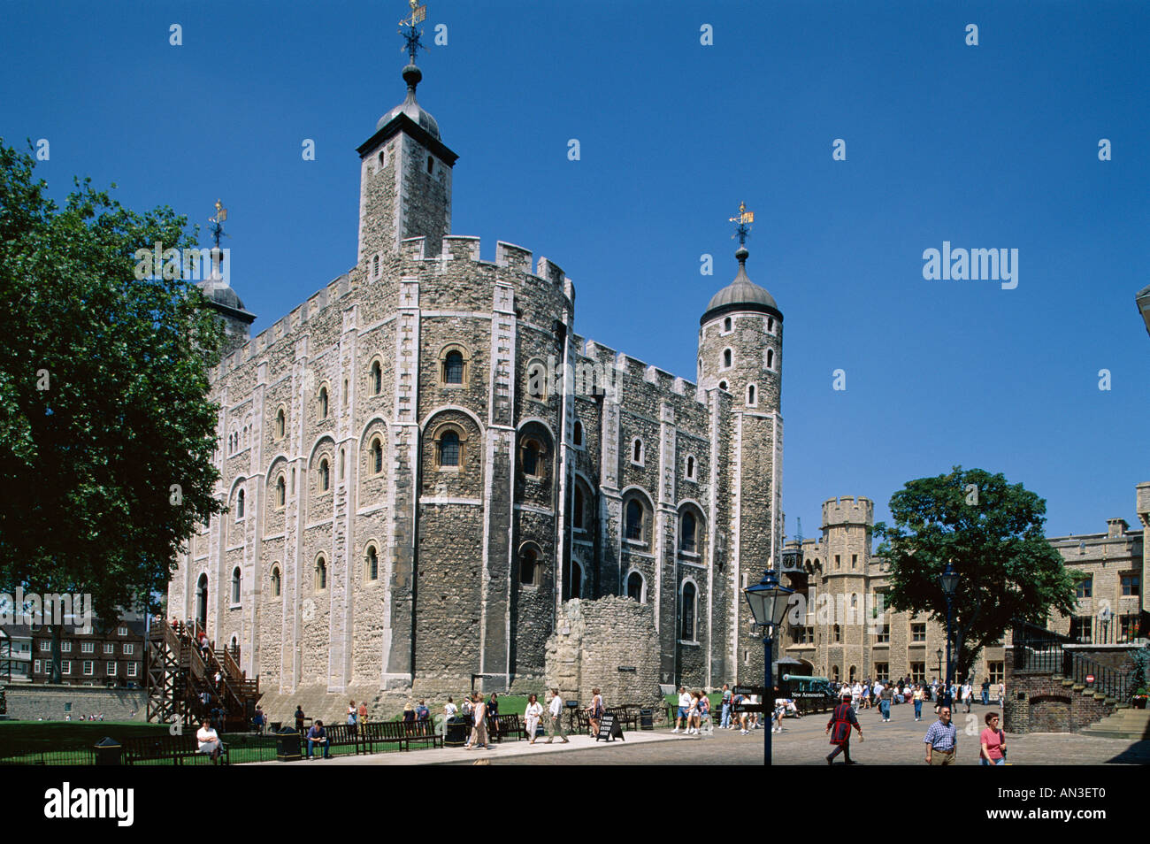 The tower of london white tower hi-res stock photography and images - Alamy