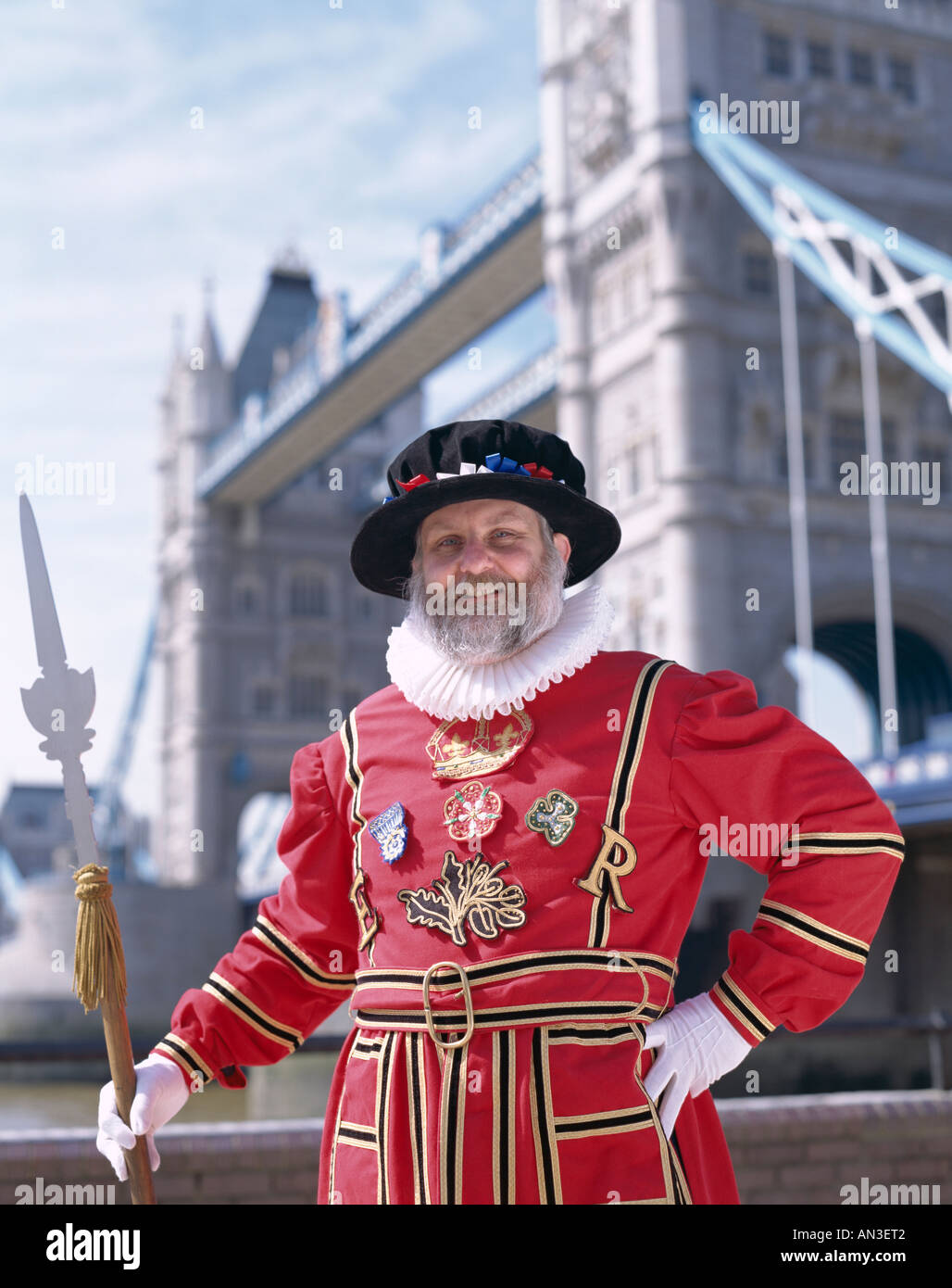 Beefeater at Tower Bridge, London, England Stock Photo - Alamy