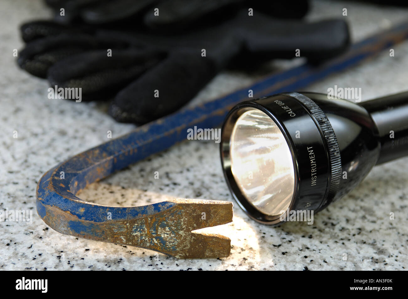 Robbery holdup hi-res stock photography and images - Alamy
