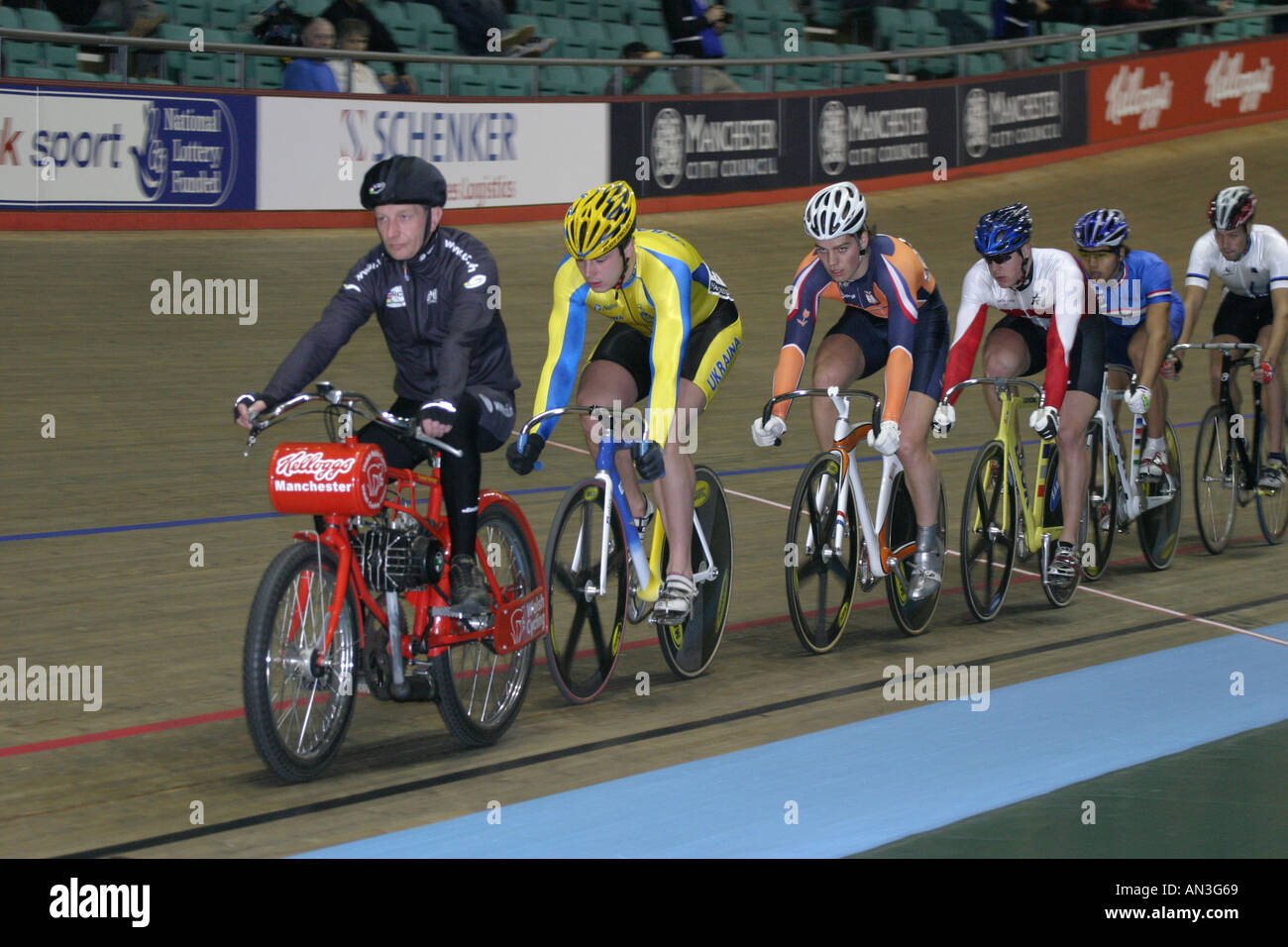Runner cyclist race start hi-res stock photography and images - Alamy