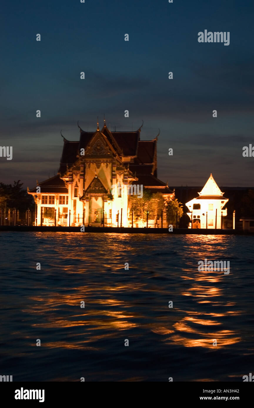 Wat Rakang Chao Phraya River Bangkok Thailand South East Asia Stock ...