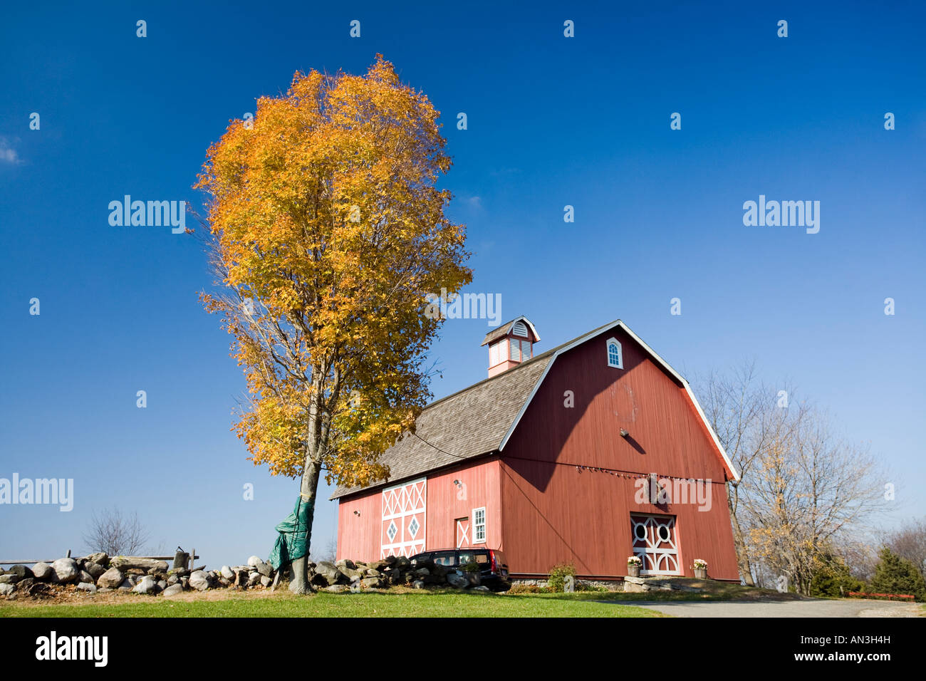 Old Barn of Ambler Farm, Wilton, CT, USA Stock Photo - Alamy