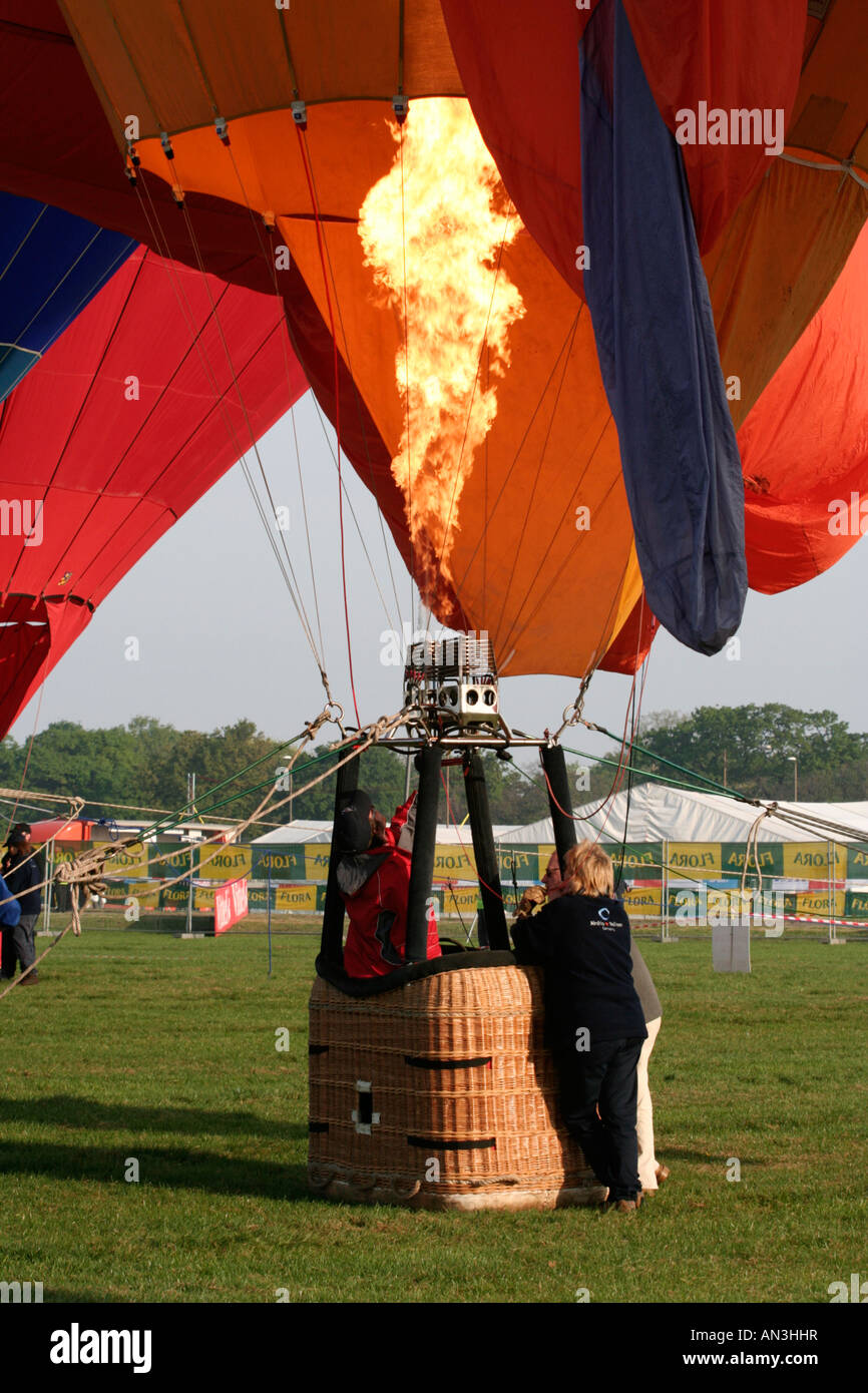Preparing for the london marathon hi-res stock photography and images ...
