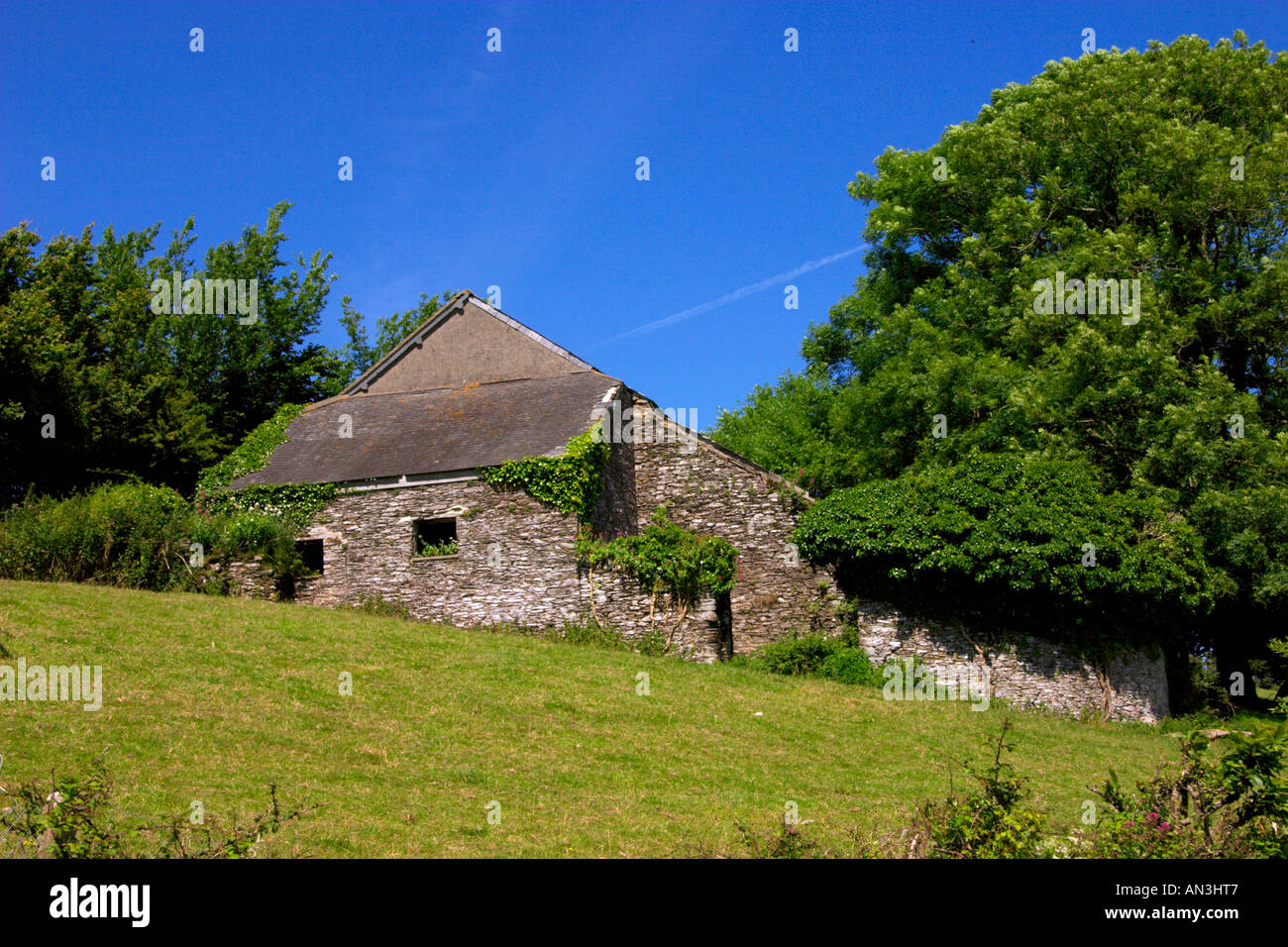 Old stone barn Devon UK Stock Photo - Alamy
