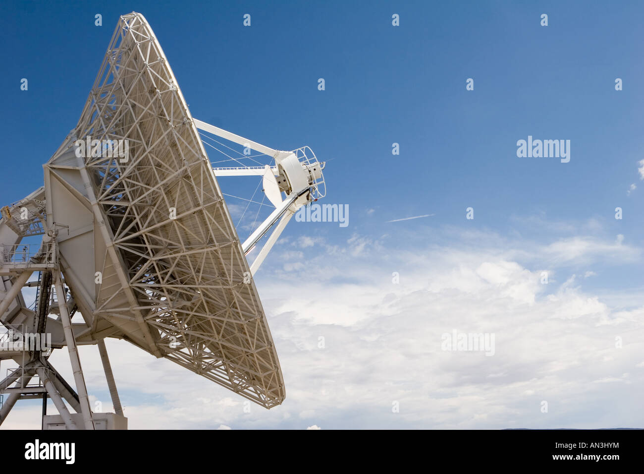 Large array radio telescope part hi-res stock photography and images ...