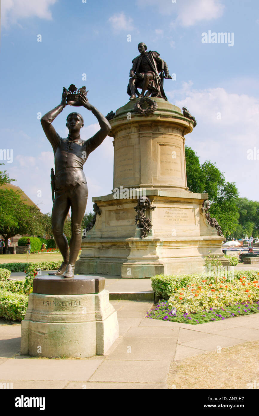 Statue of William Shakespeare and Prince Hal Stratford-upon-Avon UK ...
