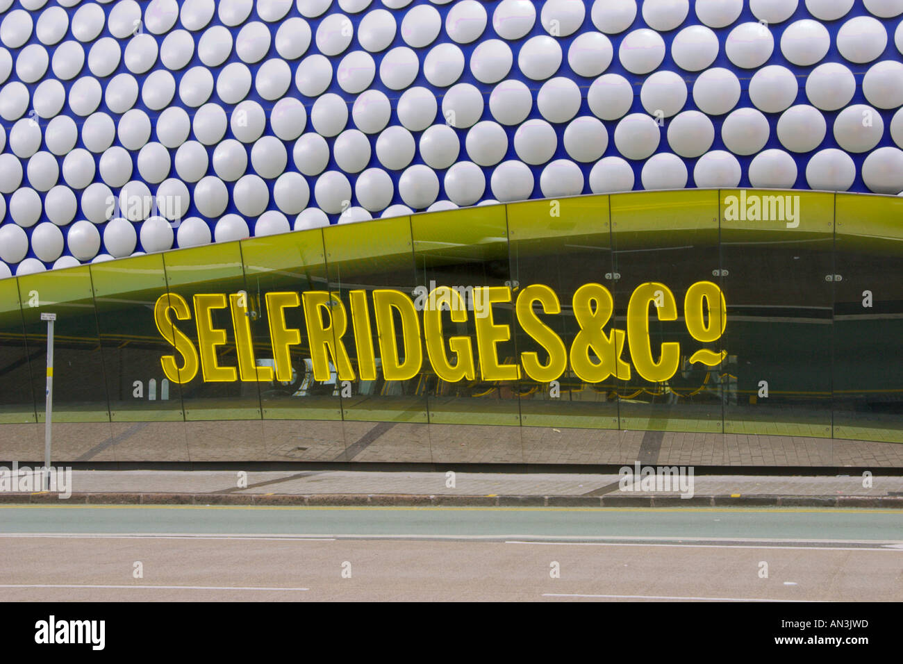 Selfridges shop sign hi-res stock photography and images - Alamy