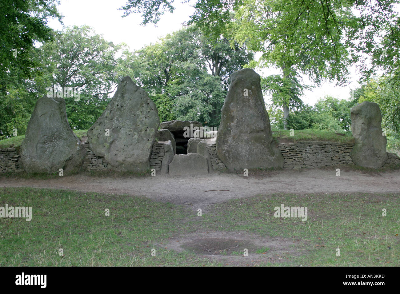 Neolithic burial cave hi-res stock photography and images - Alamy