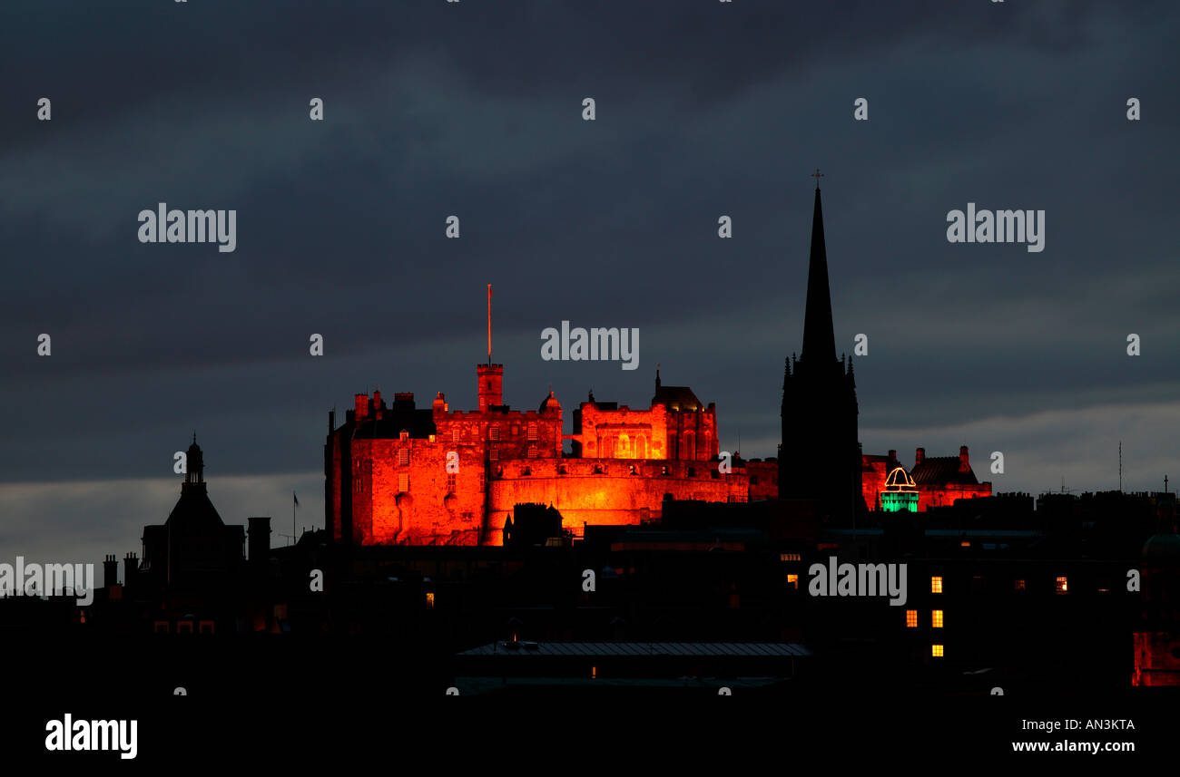 Edinburgh castle floodlit dusk hi-res stock photography and images - Alamy