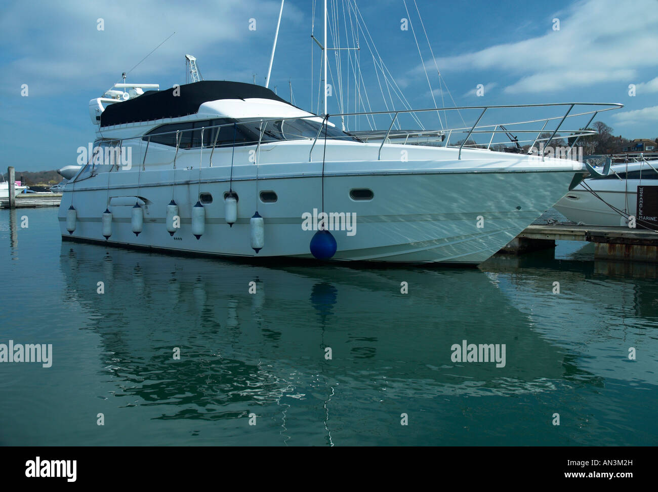 Warsash harbour hi-res stock photography and images - Alamy