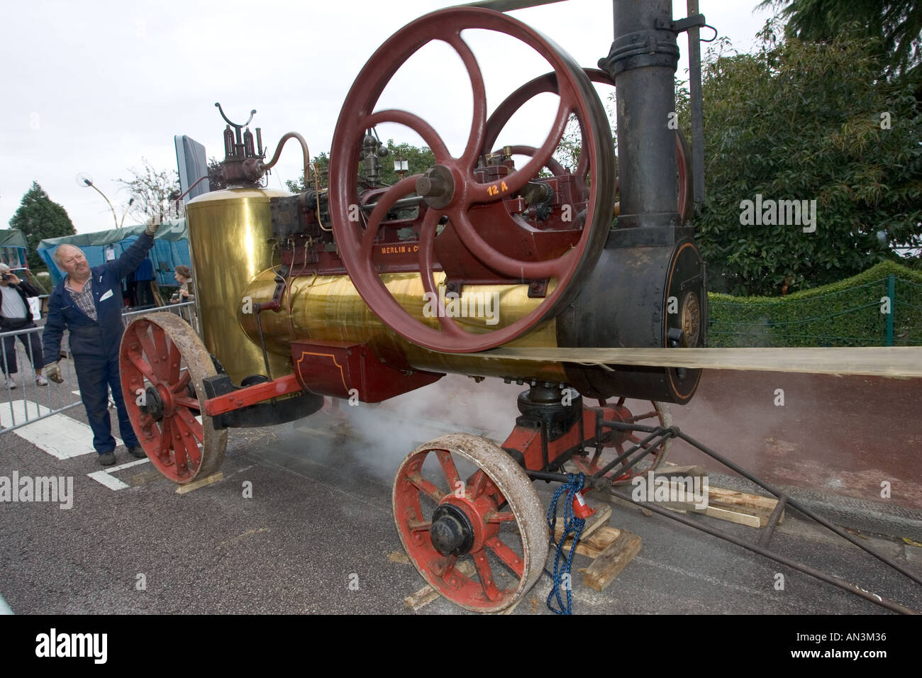 Old steam engine for powering threshing machine at Ciider Fayre ...