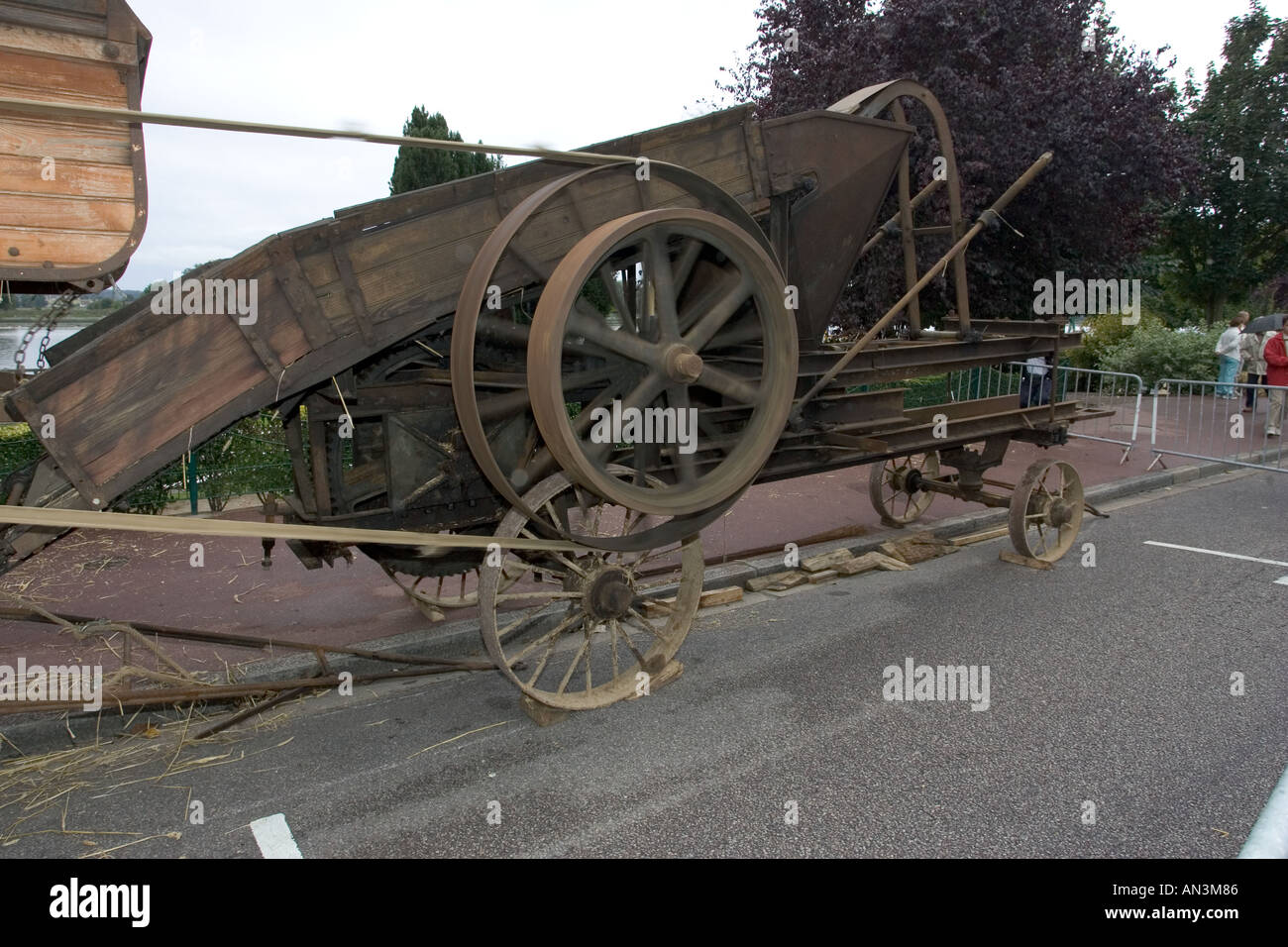 Steam threshing machine hi-res stock photography and images - Alamy