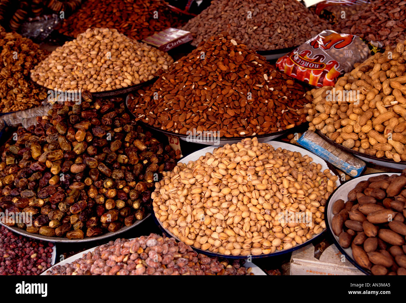Fruit and date seller hi-res stock photography and images - Alamy