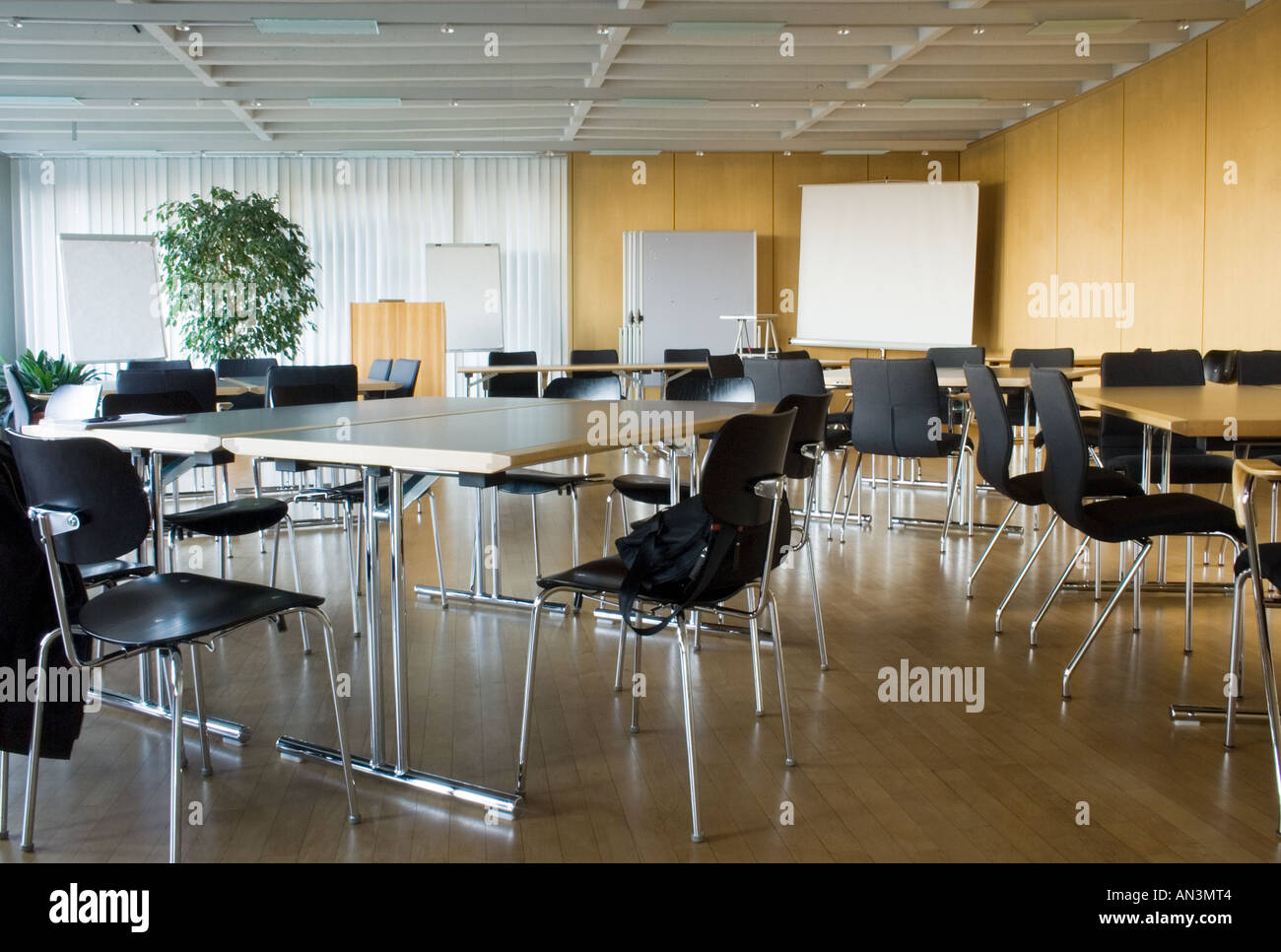 Empty Conference Room Stock Photo - Alamy