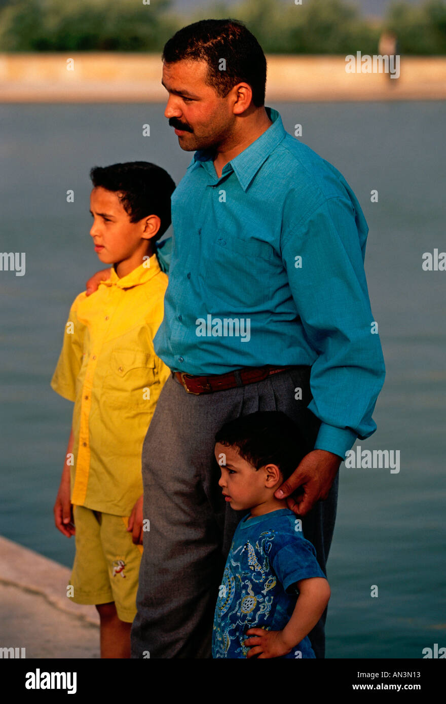 Arab father and son profile hi-res stock photography and images - Alamy