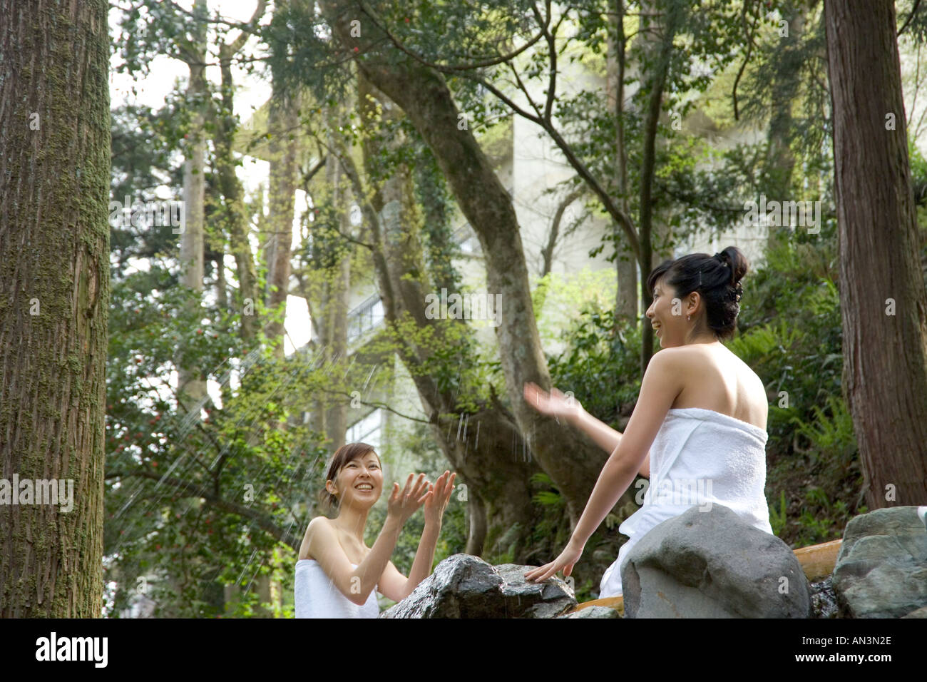 Japanese onsen women hi-res stock photography and images - Alamy