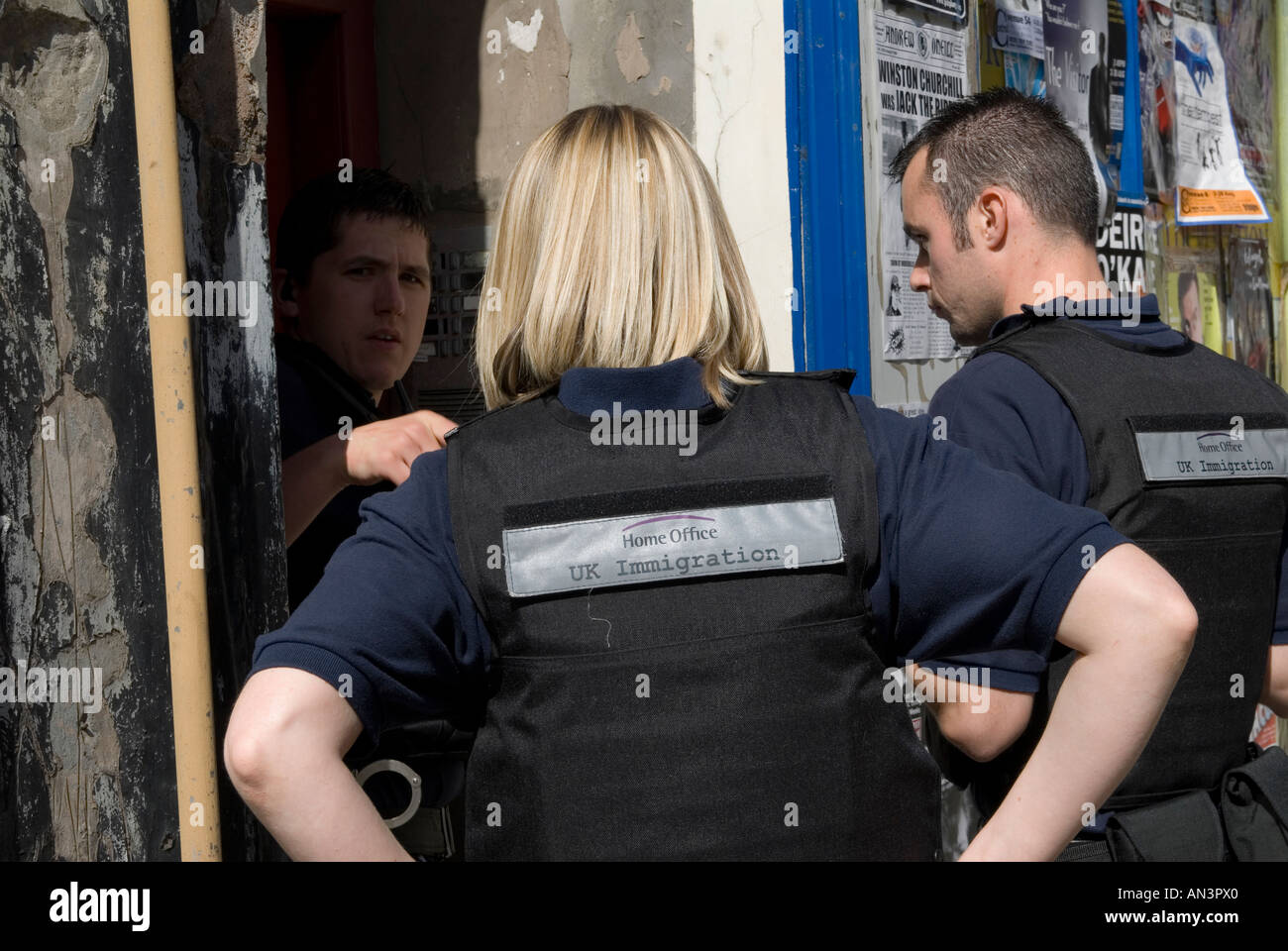 Immigration officer uk hi-res stock photography and images - Alamy