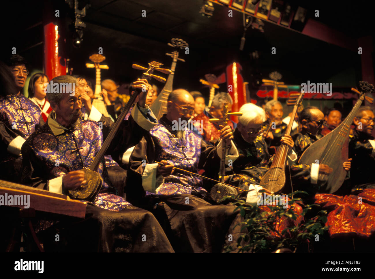 Chinese orchestra musicians hi-res stock photography and images - Alamy