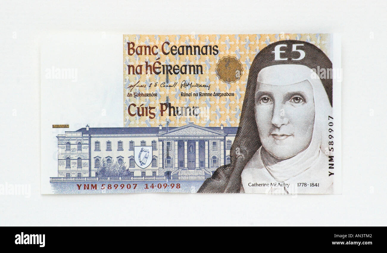 Eire Five Punt Note Stock Photo - Alamy