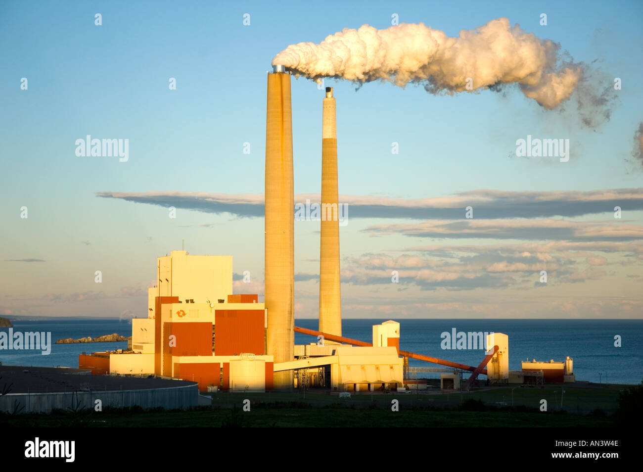 Dalhousie power generating plant burns hi-res stock photography and ...