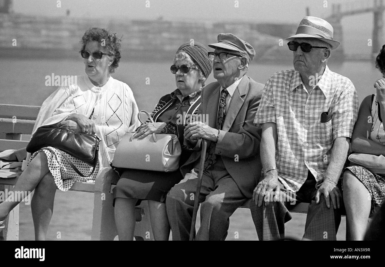 People in the sun Black and White Stock Photos & Images - Alamy