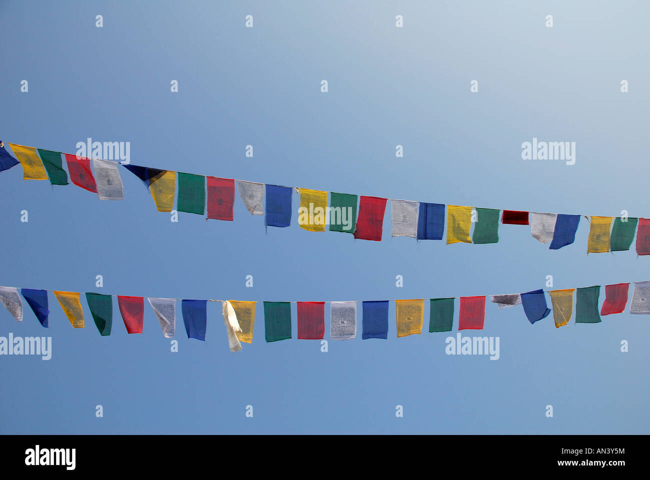 Prayer flags at Vulture Peak, Rajgir. India Stock Photo - Alamy