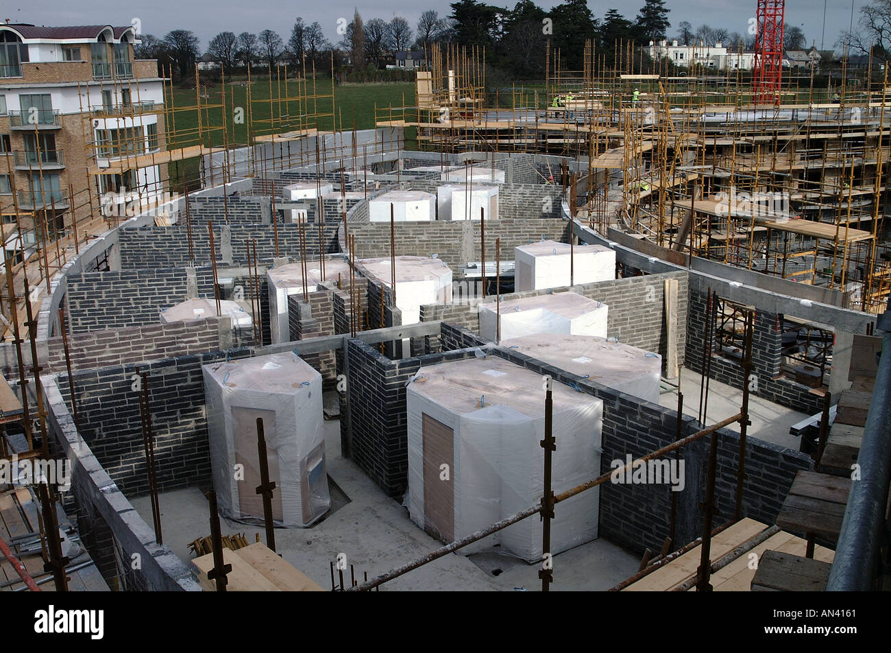 Scaffolding blocks blockwork brick brickwork hi-res stock photography ...
