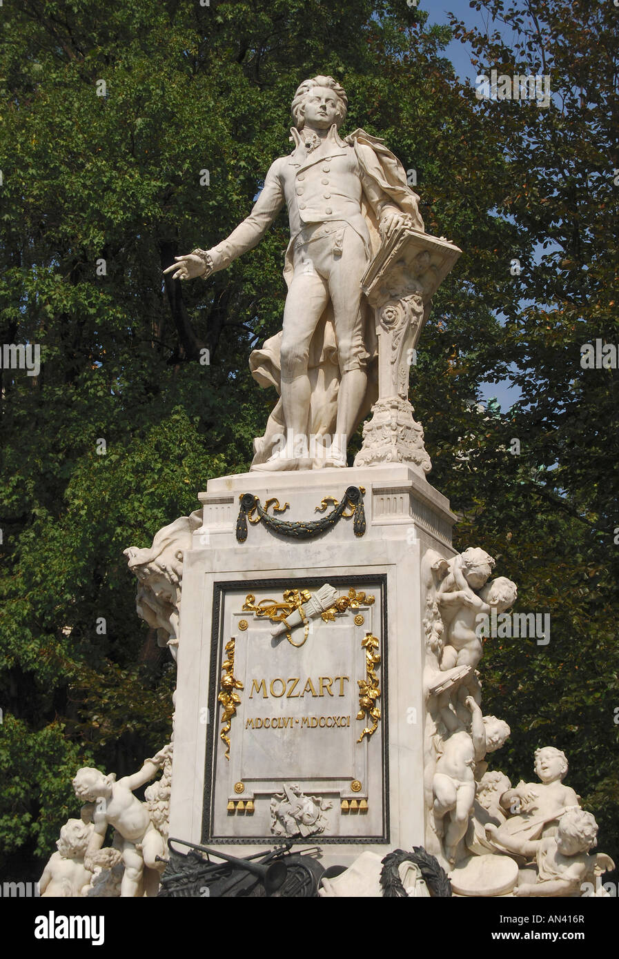 Statue of the Austrian Composer, Wolfgang Amadeus Mozart, Burggarten ...