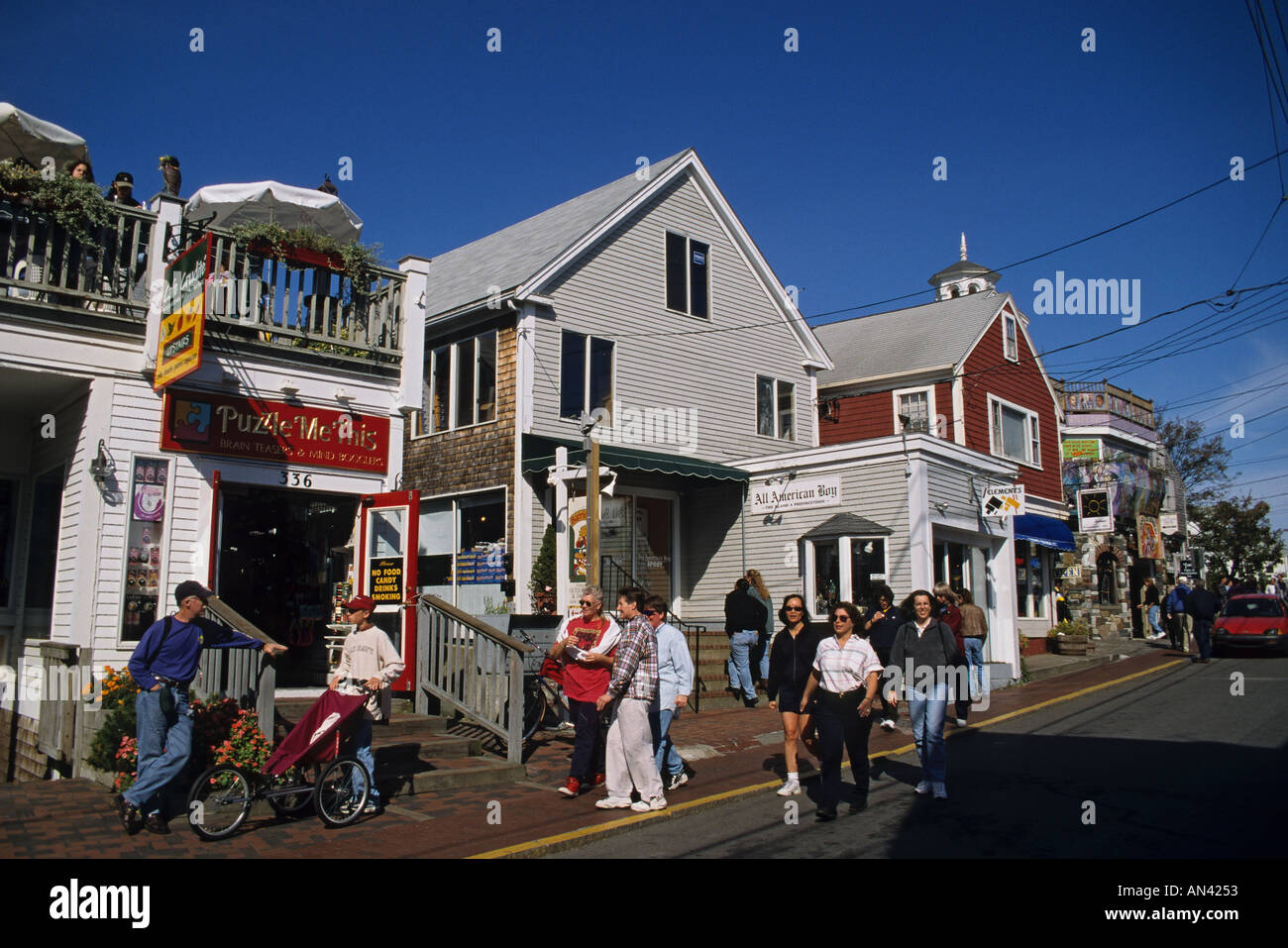 Commercial street provincetown ma hi-res stock photography and images ...