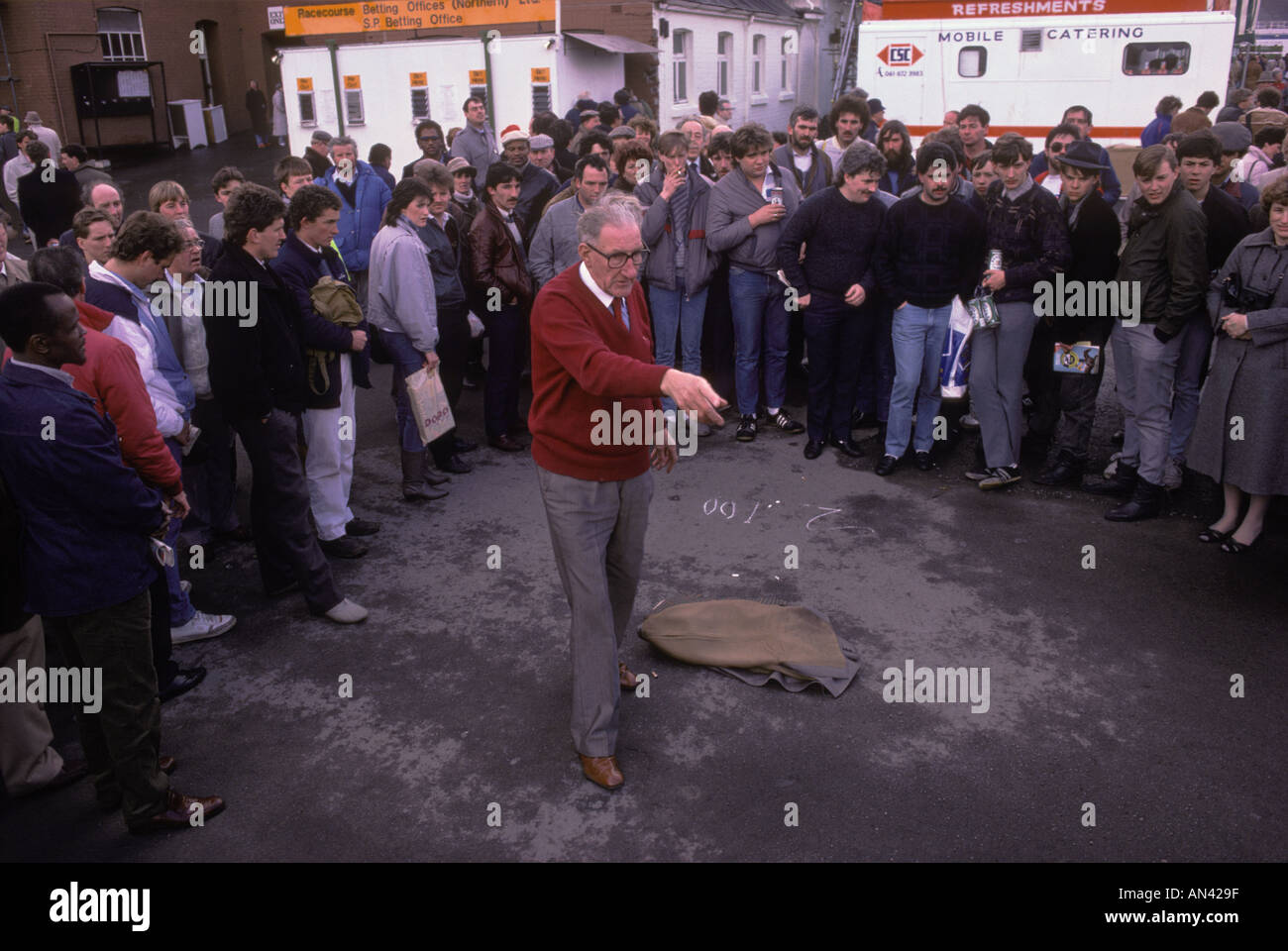 The grand national horse race hi-res stock photography and images - Alamy