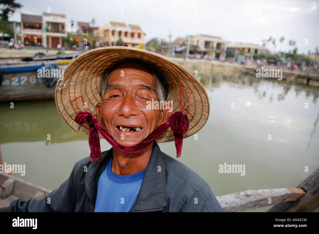 Vietnamese man in Hoi An Stock Photo - Alamy