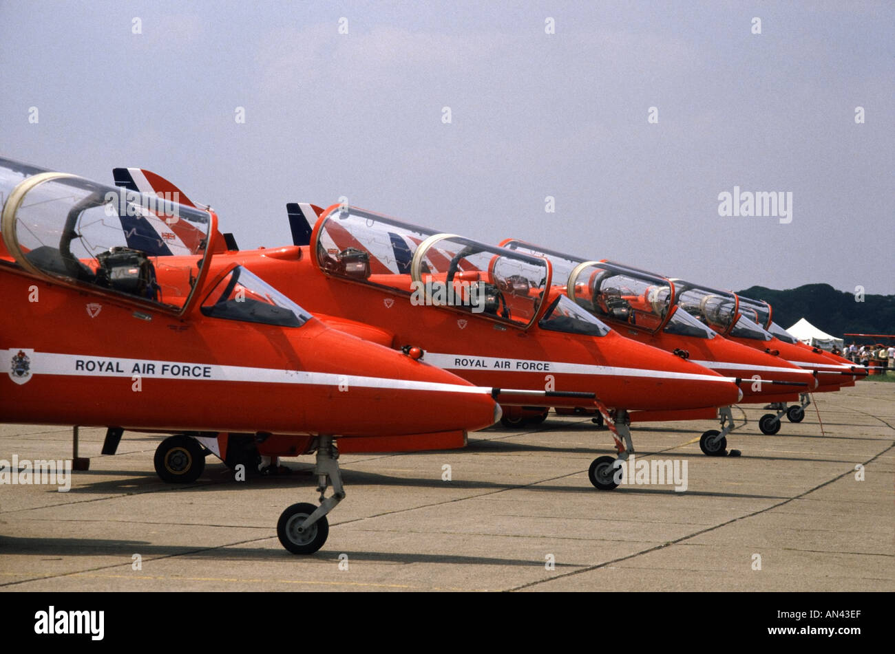 Red Arrow RAF aerobatics flying display teams jet engine Hawk aircraft ...