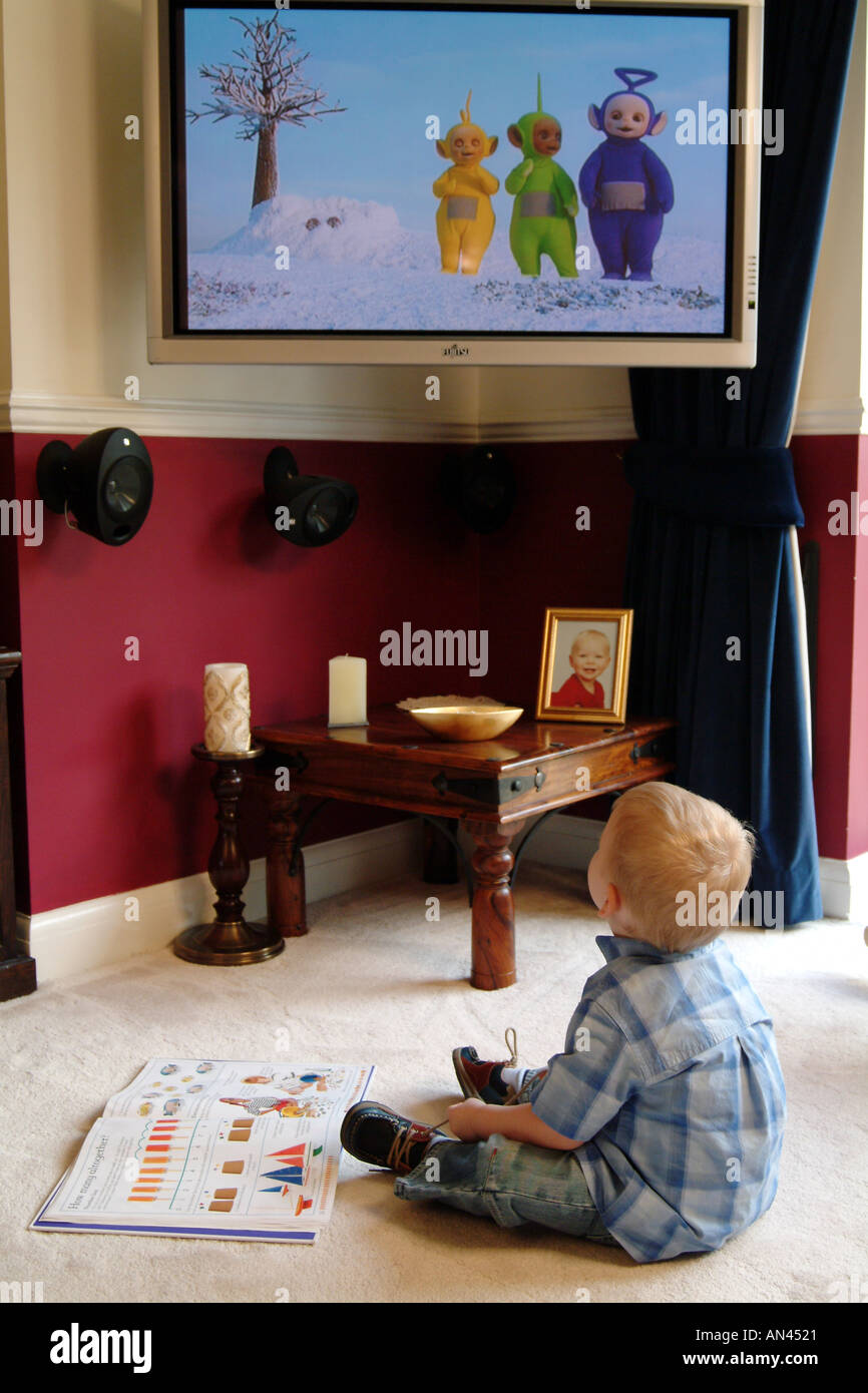 Child television set hi-res stock photography and images - Alamy