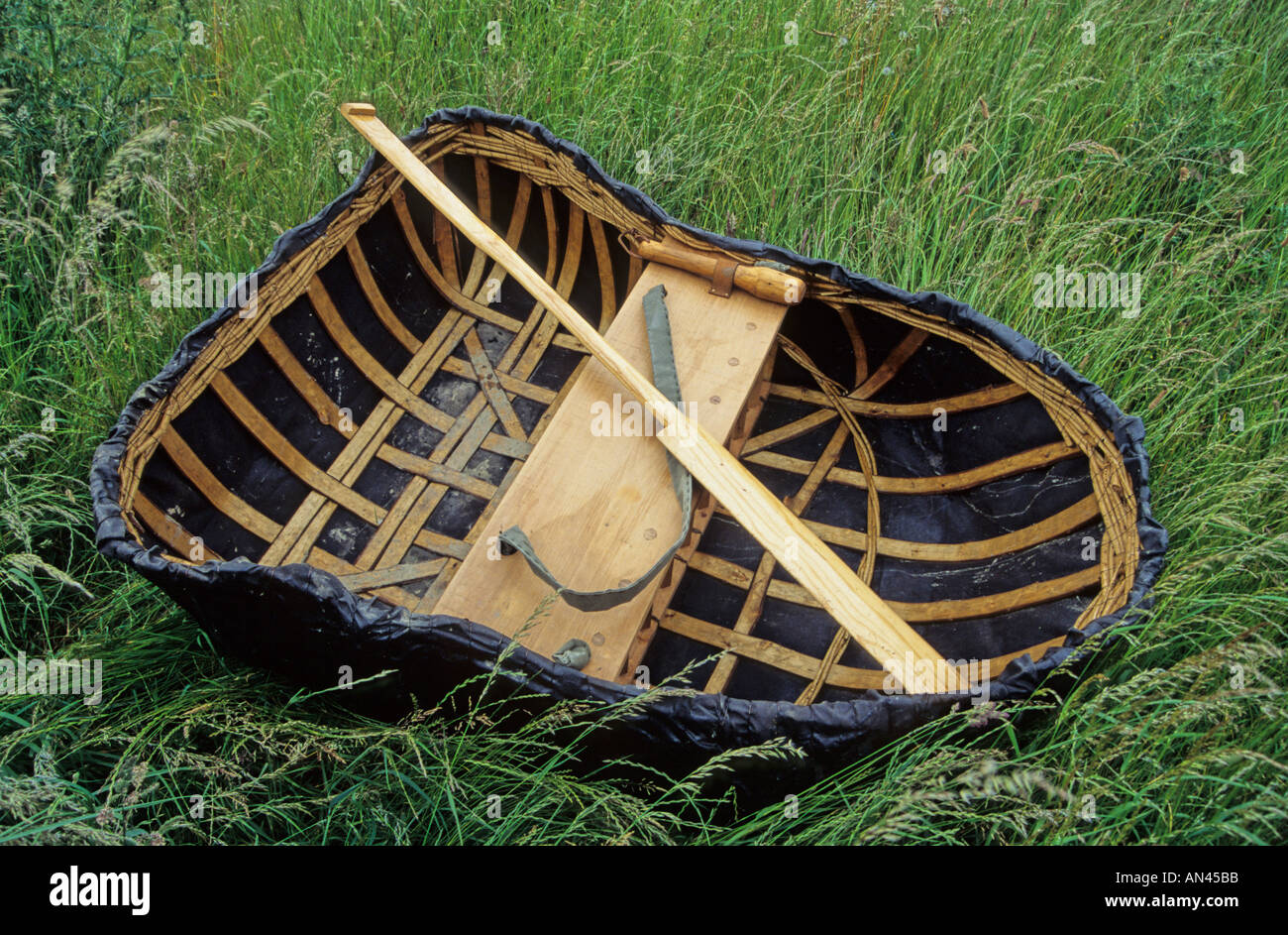 Coracle fishing craft hi-res stock photography and images - Alamy