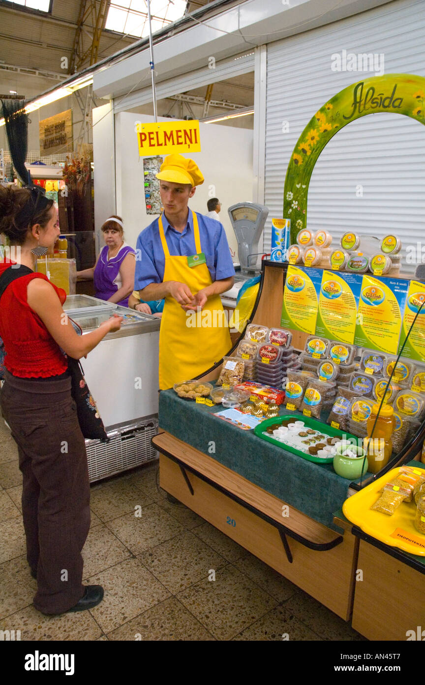 Hangar halls hi-res stock photography and images - Alamy
