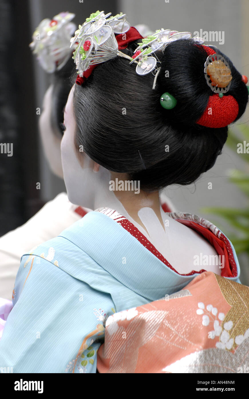 Maiko (apprentice Geisha) In Miyagawacho Kyoto Japan Stock Photo - Alamy