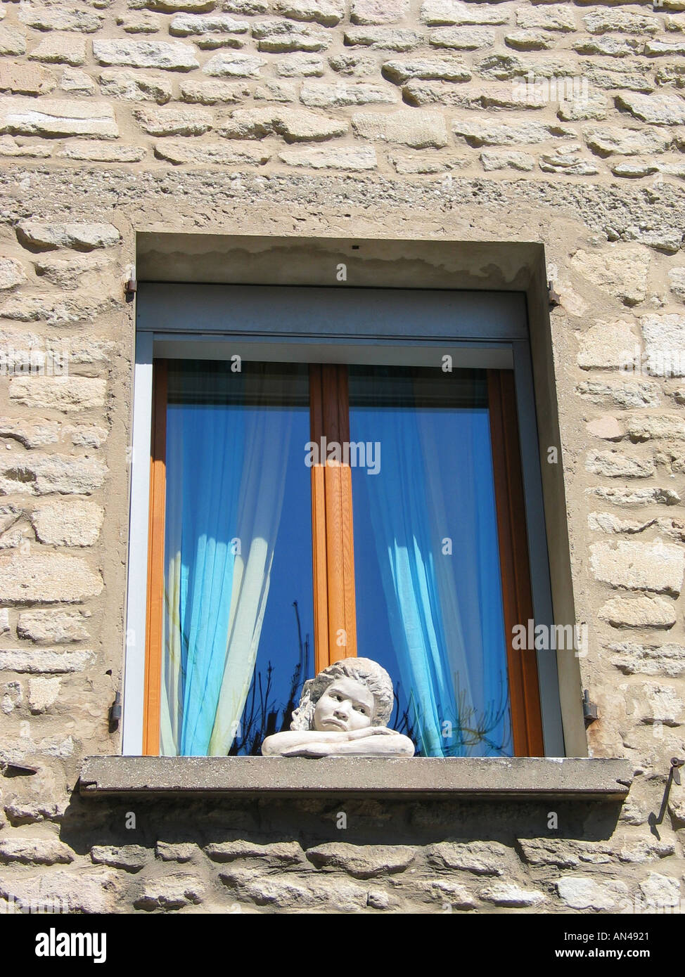 Angel head bust hi-res stock photography and images - Alamy