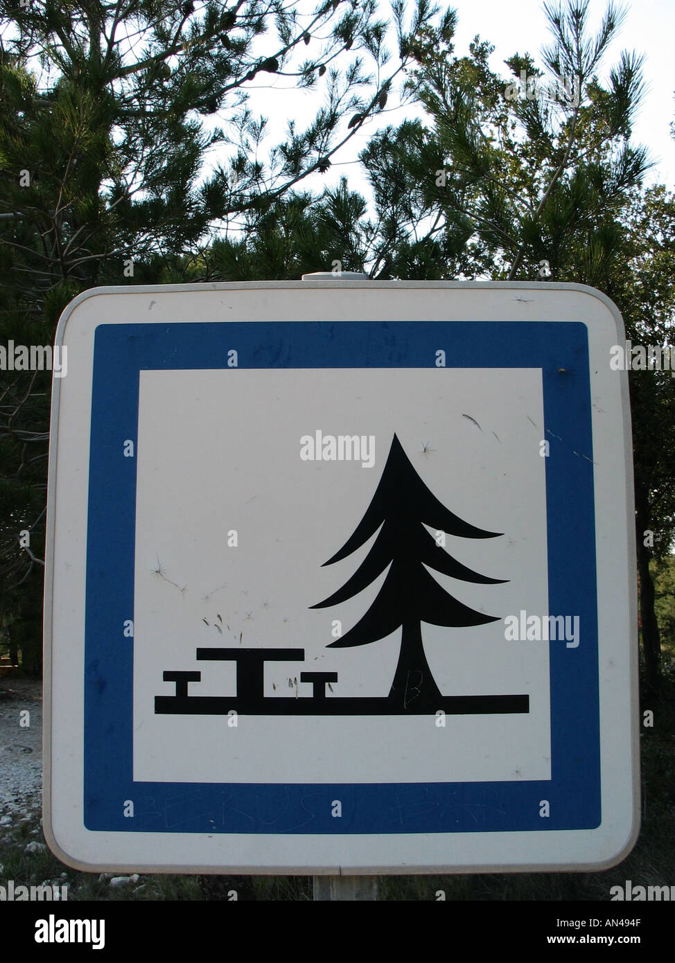 Picnic area sign signpost hi-res stock photography and images - Alamy