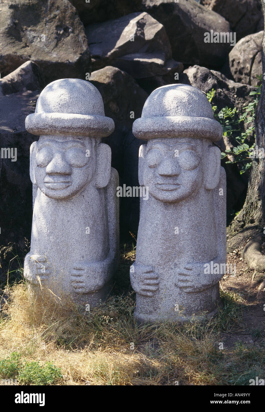 Phallic statues hi-res stock photography and images - Alamy