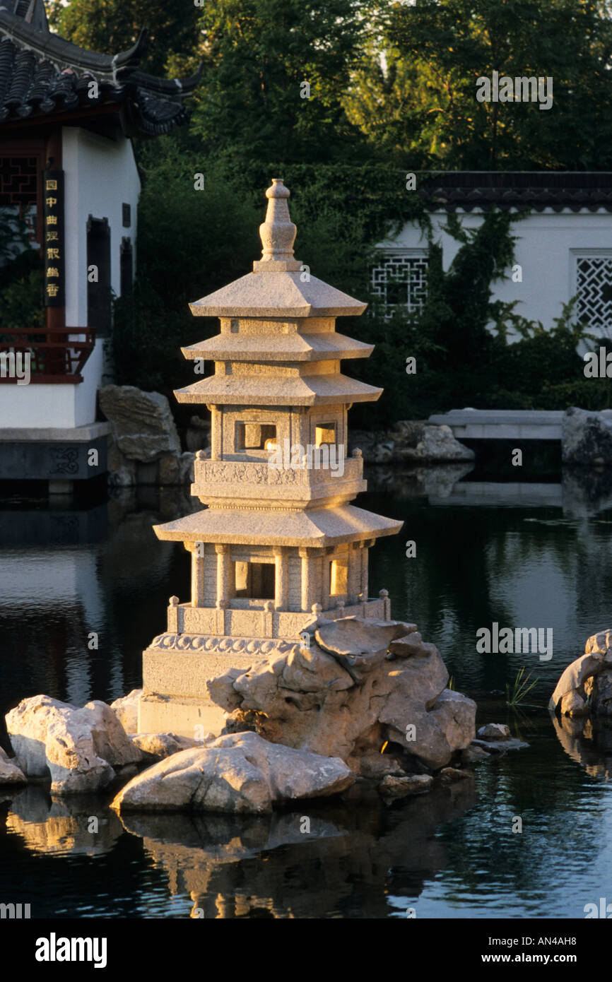 Chinese stone garden lantern hi-res stock photography and images - Alamy