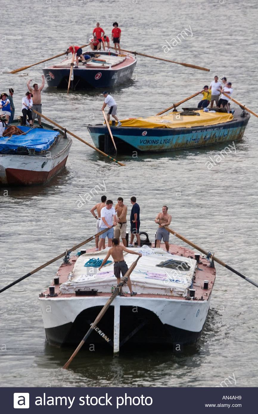 Rowing Barge Stock Photos & Rowing Barge Stock Images - Alamy