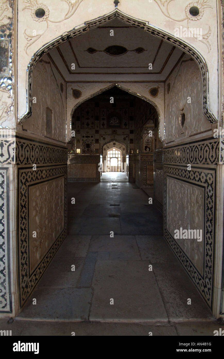 Amber fort sheesh mahal hall of mirrors interior detail intricately ...