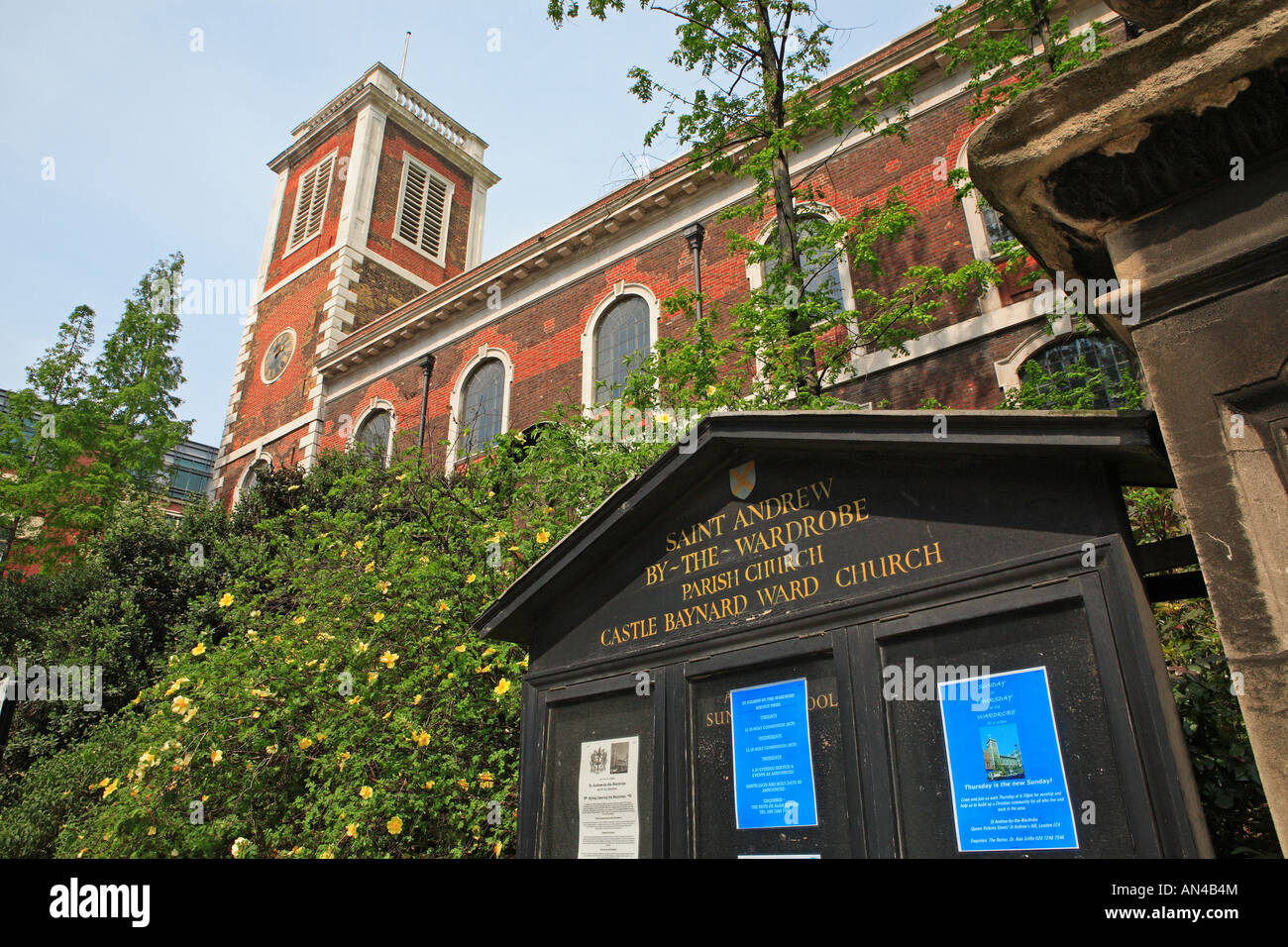 St Andrew's By The Wardrobe, Ec4 Stock Photo - Alamy