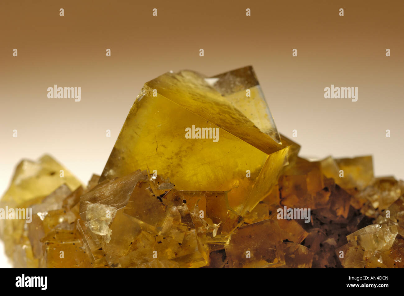 Mineral specimen, Fluorite twin, Hilton Mine, Scordale, Cumbria ...