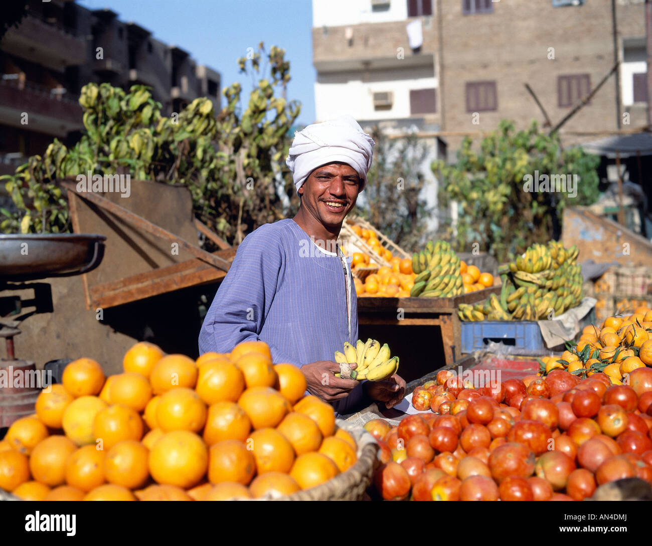 Vegetable and fruit souks hi-res stock photography and images - Alamy