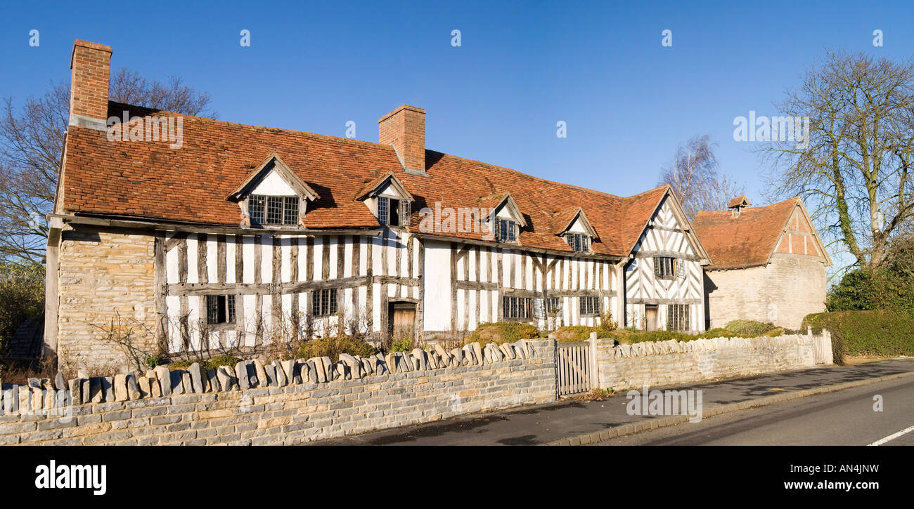 Mary Arden s House the house of William Shakespeares mother Stock Photo ...